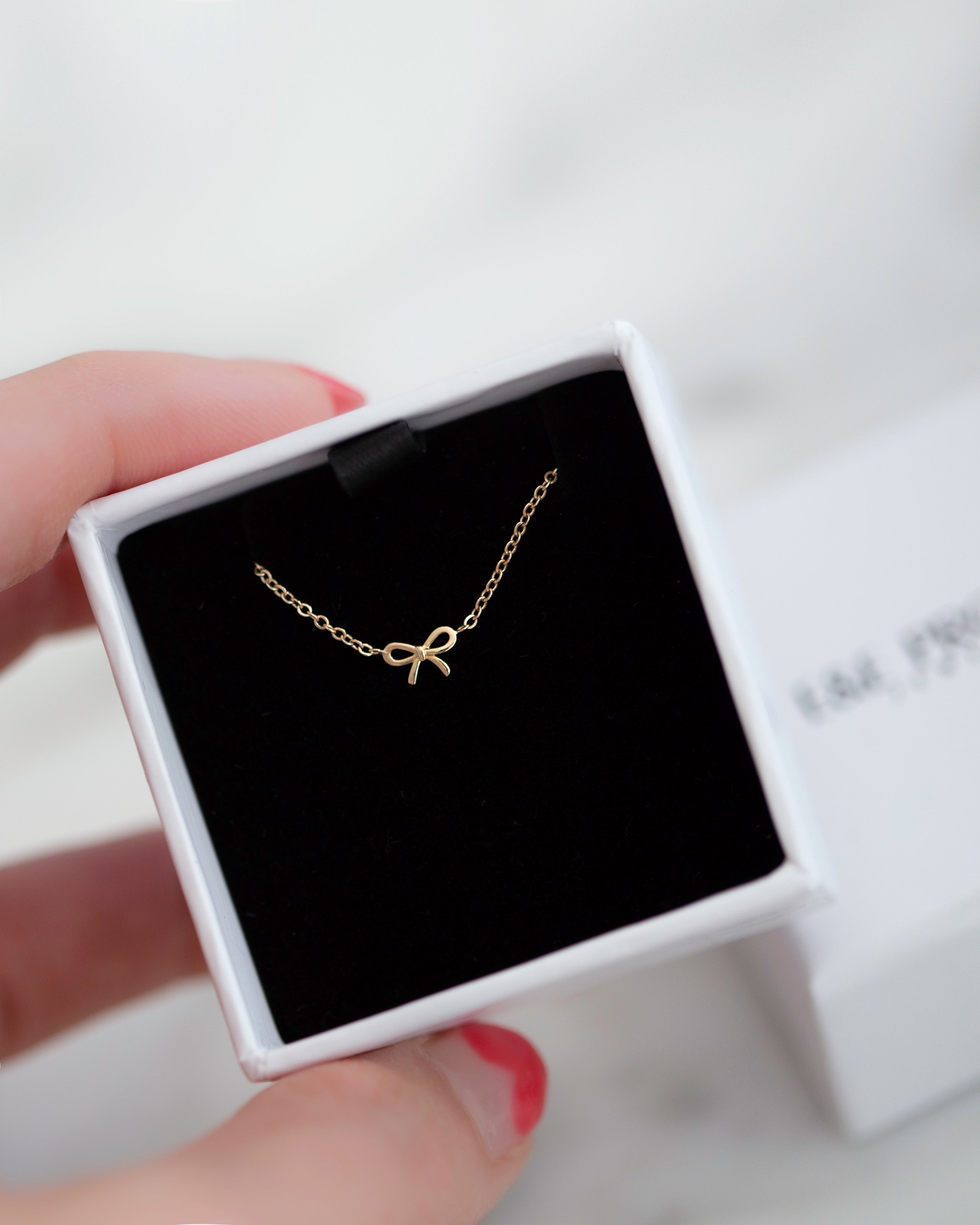 14k Gold Dainty Bow Necklace – E&E PROJECT