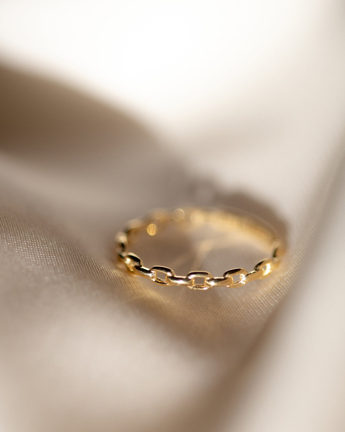 14k Solid Oval Link Ring – E&E PROJECT