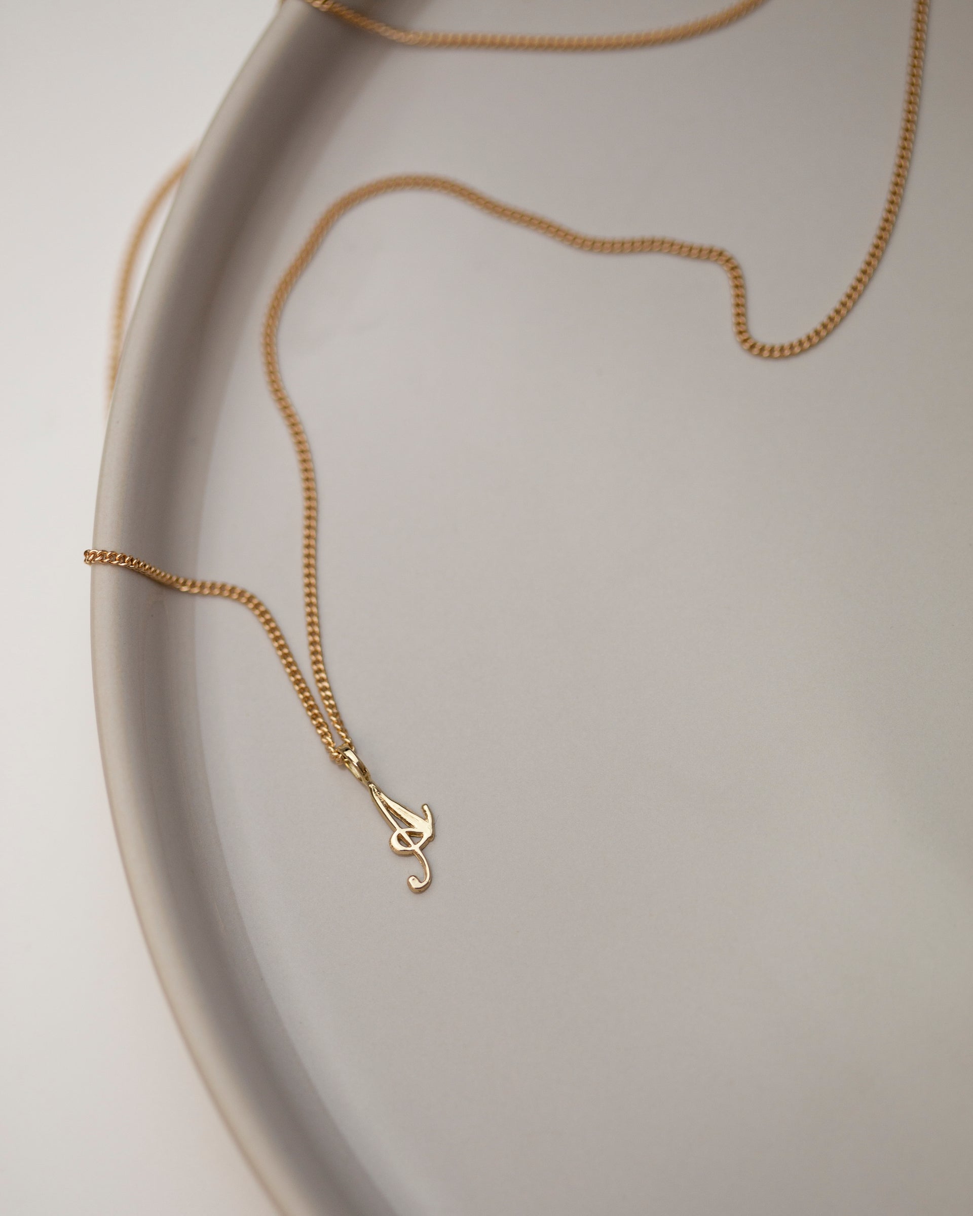 14k Cursive Letter Necklace – E&E PROJECT