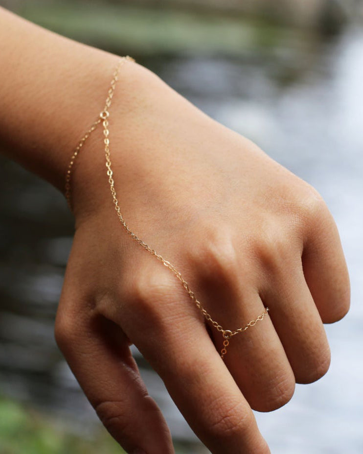 Simple Hand Chain Bracelets – E&E PROJECT