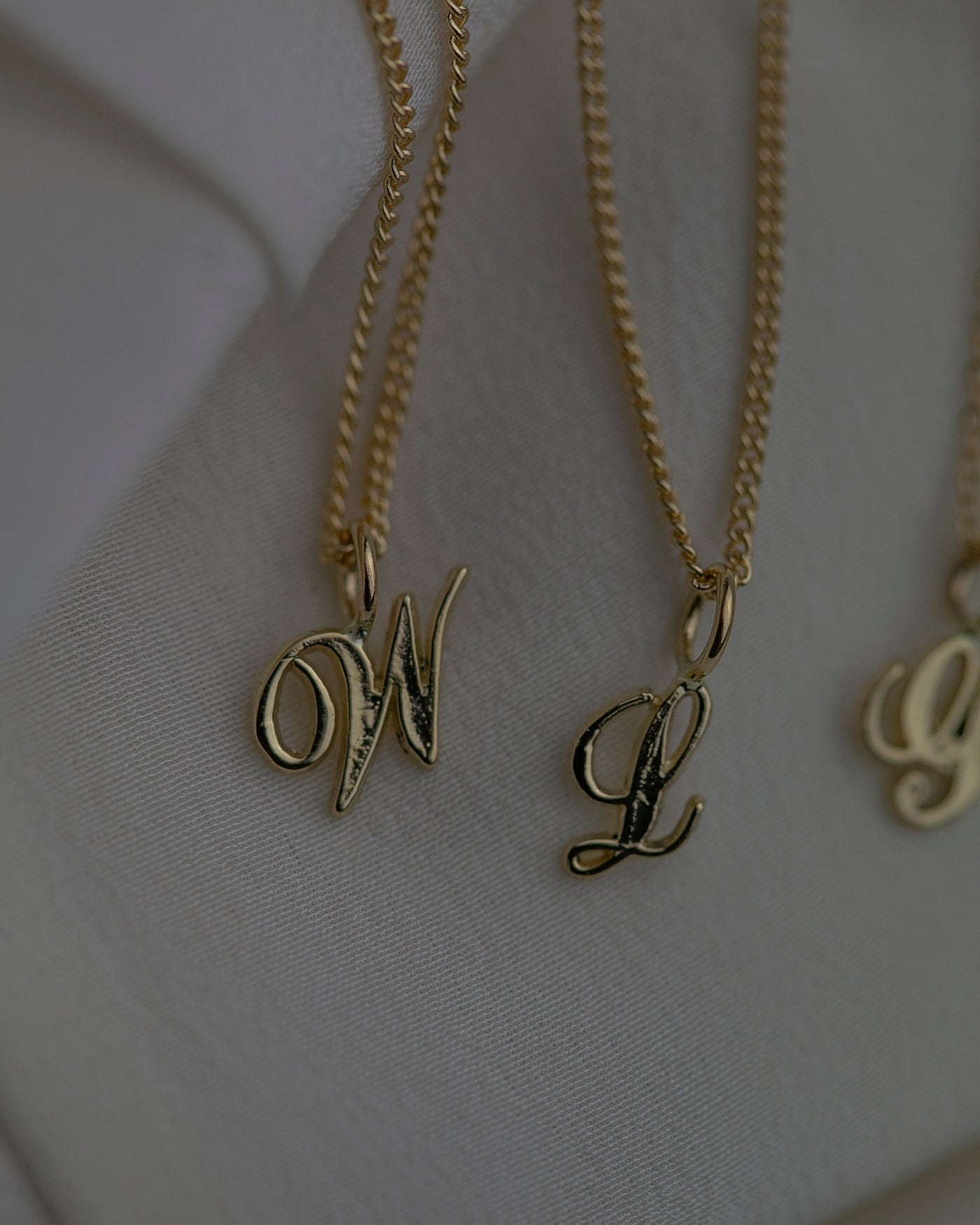 14k Cursive Letter Necklace – E&E PROJECT